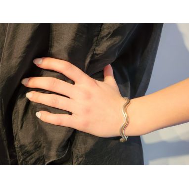 Curly Rigid Bracelet